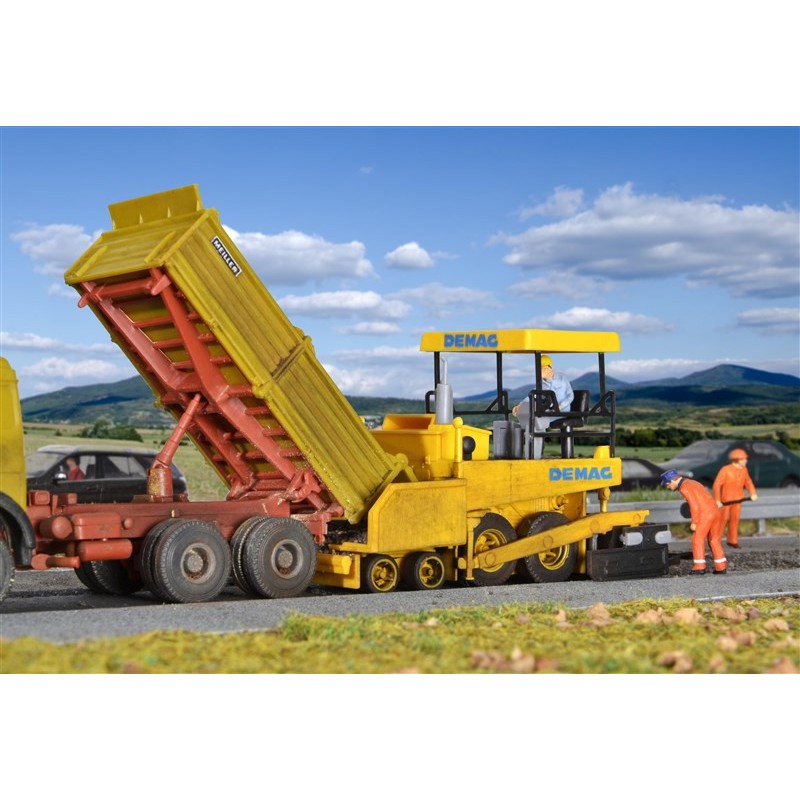 DEMAG road surfacer. KIBRI 11652