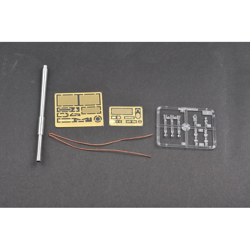 TRUMPETER 01556 Russian T-62 ERA, Models - Military - Scale 1:35 ...